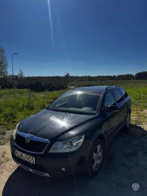 Black Skoda Octavia Scout 2012 in Vilnius, with an engine capacity of 1.97 L and mileage of 299 thousand km for 5200 €, photo  on AUTOMOTO.COM.LV