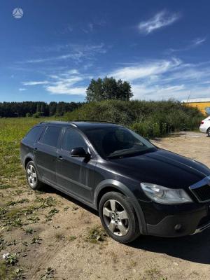 Black Skoda Octavia Scout 2012 in Vilnius, with an engine capacity of 1.97 L and mileage of 299 thousand km for 5200 €, photo 3 on AUTOMOTO.COM.LV