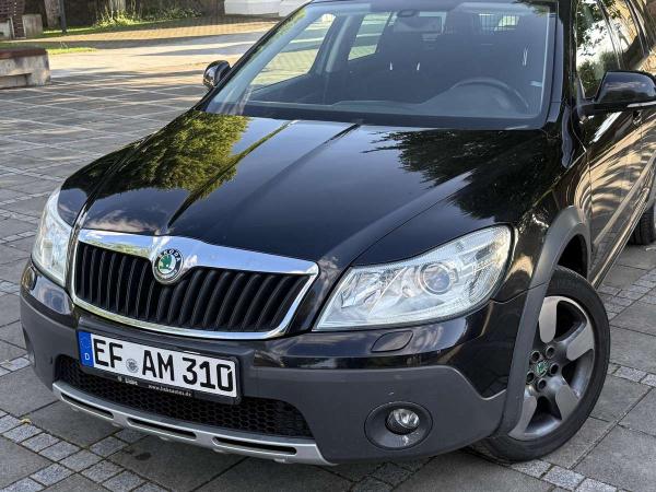 Melns Skoda Octavia Scout 2012 Raseiniai, ar dzinēja tilpumu 2.00 L un nobraukumu 285 tūkst. km par 5350 €, foto 4 vietnē AUTOMOTO.COM.LV