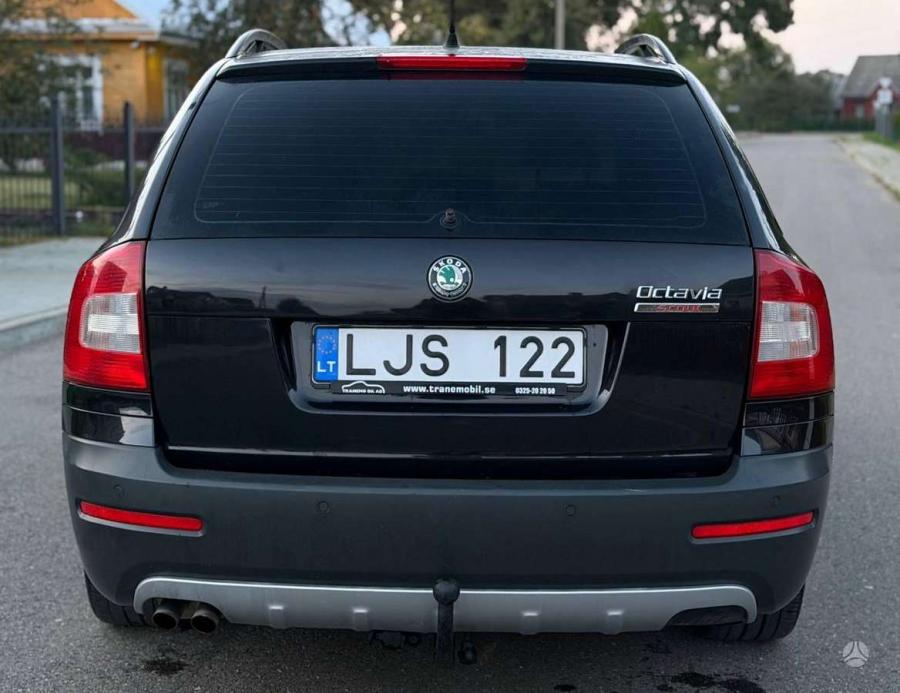 Melns Skoda Octavia Scout 2012 Viļņa, ar dzinēja tilpumu 1.97 L un nobraukumu 250 tūkst. km par 5450 €, foto 6 vietnē AUTOMOTO.COM.LV