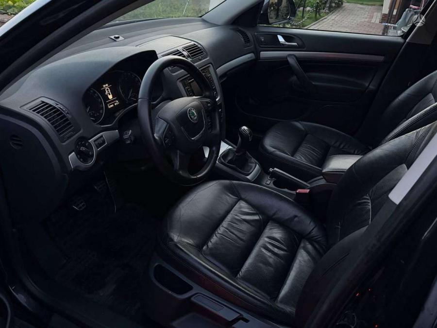 Melns Skoda Octavia Scout 2012 Viļņa, ar dzinēja tilpumu 1.97 L un nobraukumu 250 tūkst. km par 5450 €, foto 21 vietnē AUTOMOTO.COM.LV
