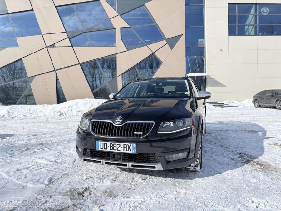 Black Skoda Octavia Scout 2015 in Siauliai, with an engine capacity of 1.97 L and mileage of 225 thousand km for 8200 €, photo 4 on AUTOMOTO.COM.LV