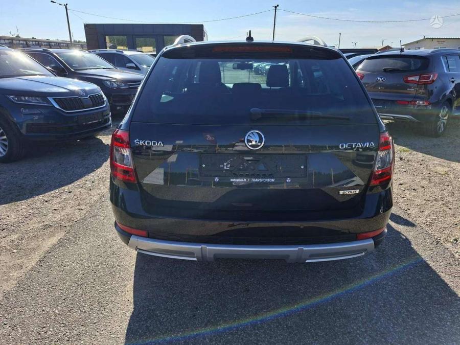 Melns Skoda Octavia Scout 2015 Viļņa, ar dzinēja tilpumu 2.00 L un nobraukumu 287 tūkst. km par 8800 €, foto 7 vietnē AUTOMOTO.COM.LV