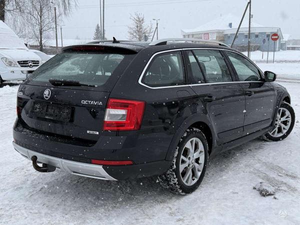 Black Skoda Octavia Scout 2016 in Rokiskis, with an engine capacity of 2.00 L and mileage of 340 thousand km for 6750 €, photo 3 on AUTOMOTO.COM.LV