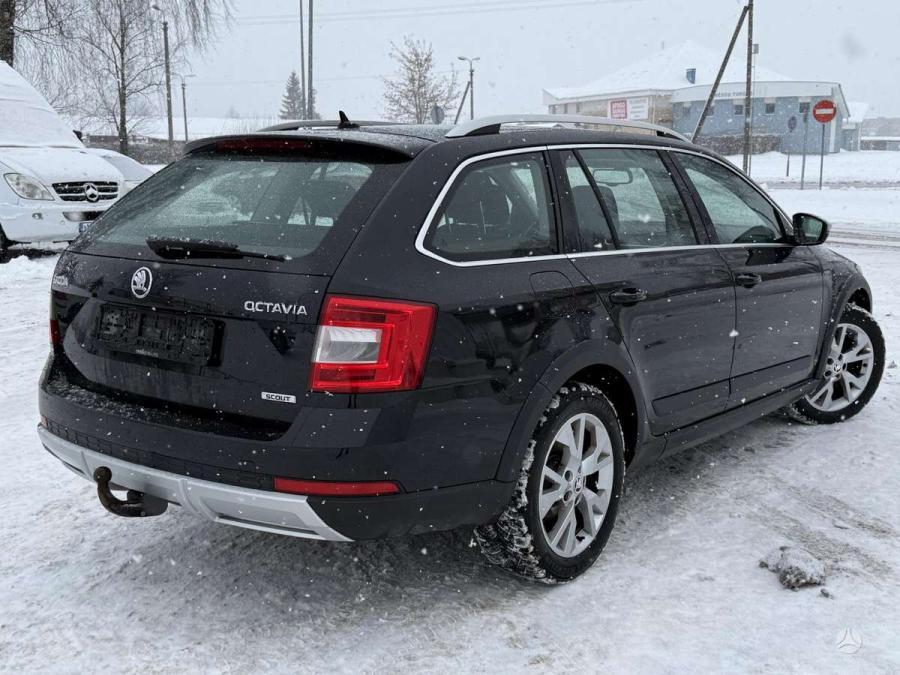 Black Skoda Octavia Scout 2016 in Rokiskis, with an engine capacity of 2.00 L and mileage of 340 thousand km for 6750 €, photo 3 on AUTOMOTO.COM.LV