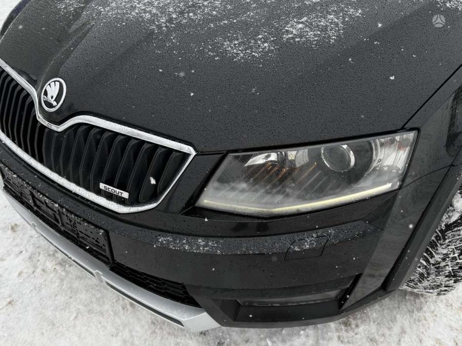 Black Skoda Octavia Scout 2016 in Rokiskis, with an engine capacity of 2.00 L and mileage of 340 thousand km for 6750 €, photo 5 on AUTOMOTO.COM.LV
