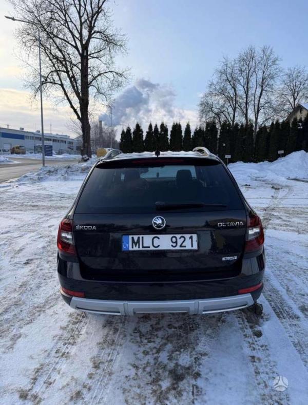 Melns Skoda Octavia Scout 2017 Molėtai, ar dzinēja tilpumu 2.00 L un nobraukumu 320 tūkst. km par 8000 €, foto 4 vietnē AUTOMOTO.COM.LV