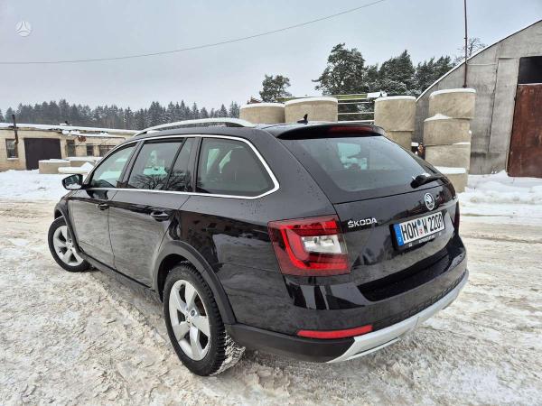 Black Skoda Octavia Scout 2018 in Utena, with an engine capacity of 2.00 L and mileage of 292 thousand km for 10990 €, photo 3 on AUTOMOTO.COM.LV