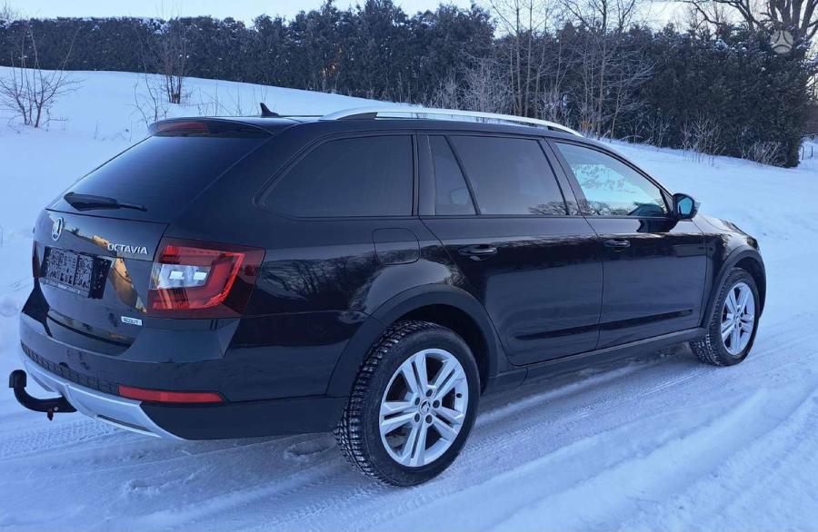 Melns Skoda Octavia Scout 2019 Alīta, ar dzinēja tilpumu 2.00 L un nobraukumu 260 tūkst. km par 12800 €, foto 9 vietnē AUTOMOTO.COM.LV