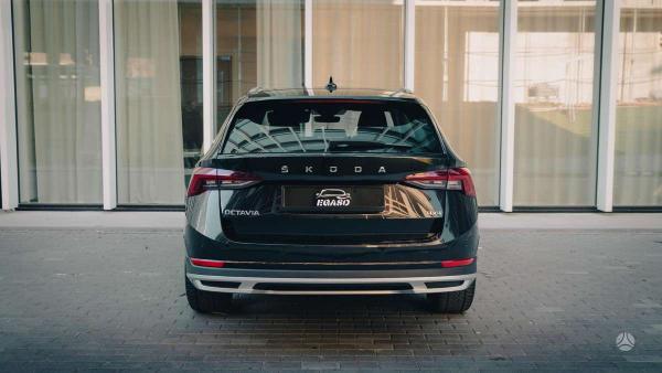 Black Skoda Octavia Scout 2021 in Vilnius, with an engine capacity of 2.00 L and mileage of 255 thousand km for 19900 €, photo 2 on AUTOMOTO.COM.LV