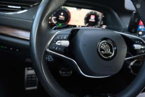 Melns Skoda Octavia Scout 2023 Viļņa, ar dzinēja tilpumu 1.97 L un nobraukumu 171 tūkst. km par 20900 €, foto 20 vietnē AUTOMOTO.COM.LV