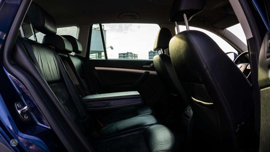 Blue Skoda Octavia Scout 2011 in Vilnius, with an engine capacity of 2.00 L and mileage of 290 thousand km for 4900 €, photo 12 on AUTOMOTO.COM.LV