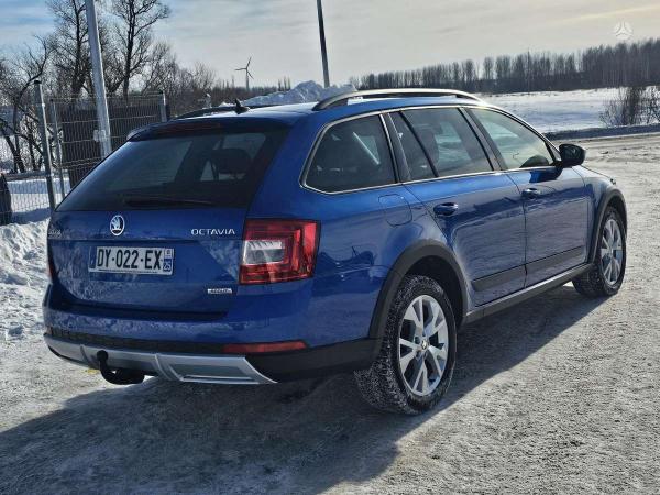 Blue Skoda Octavia Scout 2015 in Taurage, with an engine capacity of 2.00 L and mileage of 300 thousand km for 8400 €, photo 9 on AUTOMOTO.COM.LV