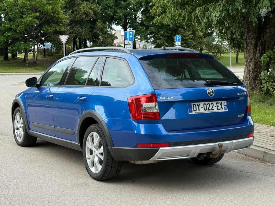 Blue Skoda Octavia Scout 2015 in Taurage, with an engine capacity of 2.00 L and mileage of 300 thousand km for 6900 €, photo 8 on AUTOMOTO.COM.LV