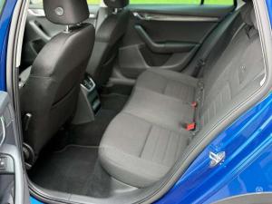 Blue Skoda Octavia Scout 2015 in Taurage, with an engine capacity of 2.00 L and mileage of 300 thousand km for 6900 €, photo 11 on AUTOMOTO.COM.LV