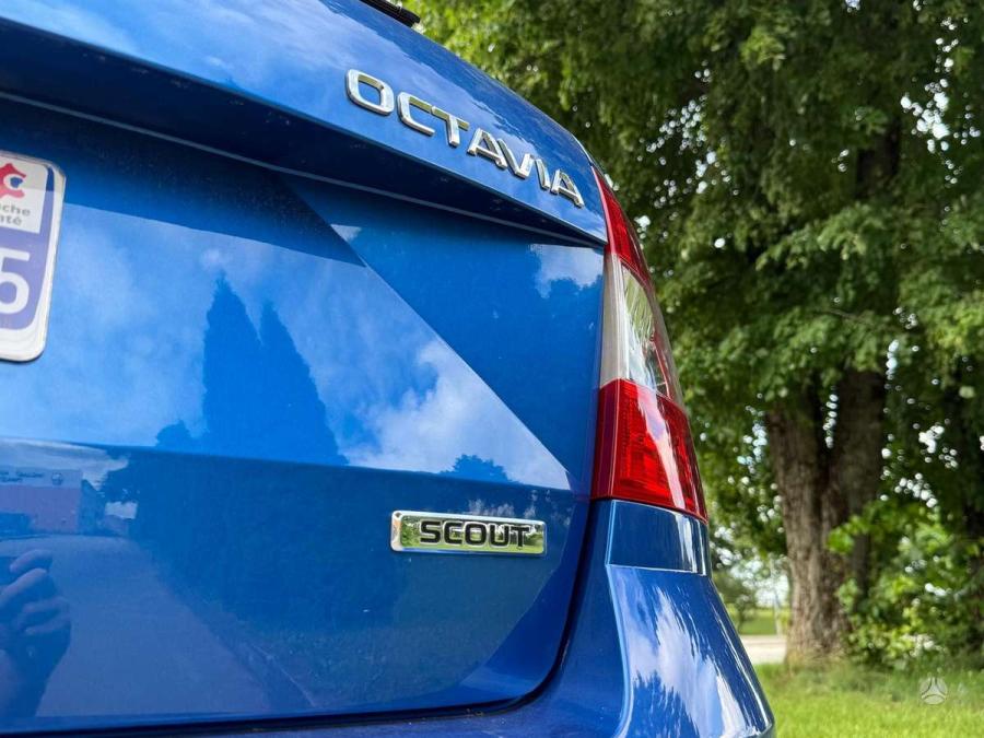 Blue Skoda Octavia Scout 2015 in Taurage, with an engine capacity of 2.00 L and mileage of 300 thousand km for 6900 €, photo 17 on AUTOMOTO.COM.LV
