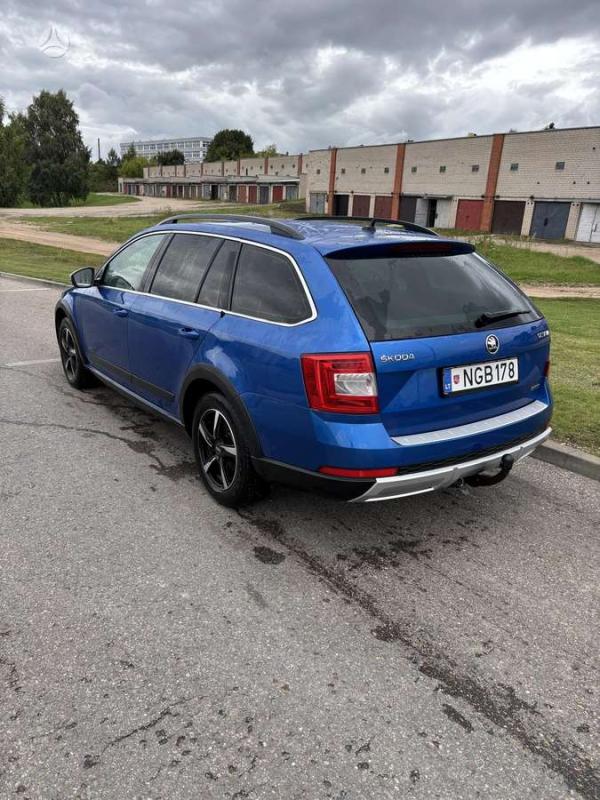 Blue Skoda Octavia Scout 2015 in Utena, with an engine capacity of 2.00 L and mileage of 176 thousand km for 6990 €, photo 5 on AUTOMOTO.COM.LV