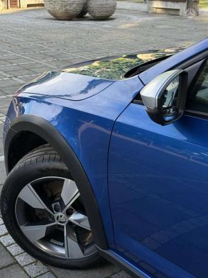 Blue Skoda Octavia Scout 2016 in Kaunas, with an engine capacity of 2.00 L and mileage of 285 thousand km for 9350 €, photo 9 on AUTOMOTO.COM.LV