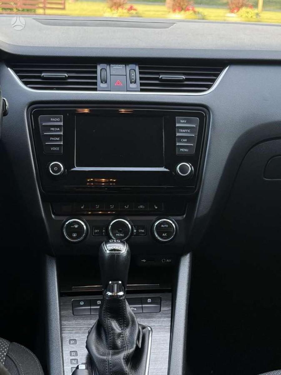 Zils Skoda Octavia Scout 2016 Kauņa, ar dzinēja tilpumu 2.00 L un nobraukumu 281 tūkst. km par 8999 €, foto 18 vietnē AUTOMOTO.COM.LV