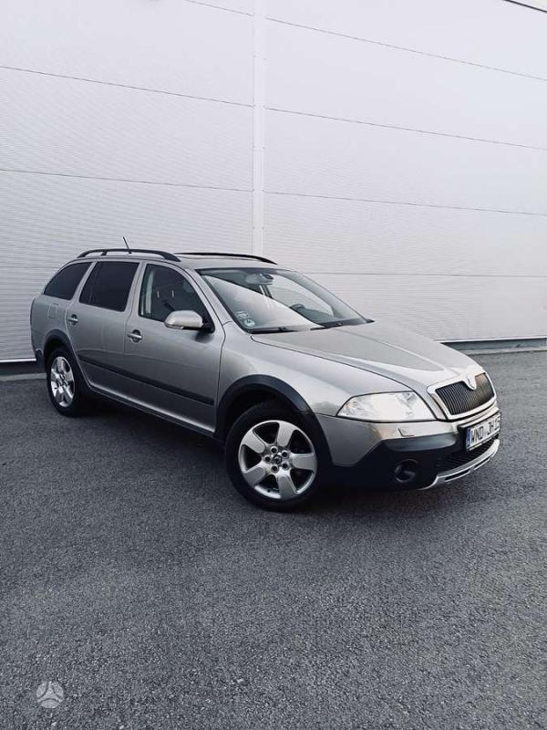 Brown Skoda Octavia Scout 2008 in Utena, with an engine capacity of 1.97 L and mileage of 303 thousand km for 3950 €, photo 1 on AUTOMOTO.COM.LV
