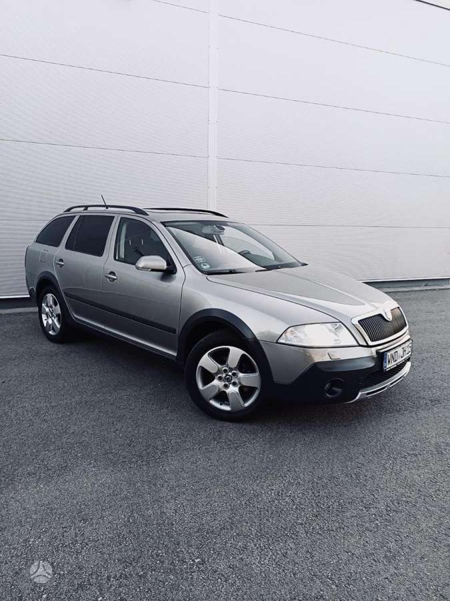 Brown Skoda Octavia Scout 2008 in Utena, with an engine capacity of 1.97 L and mileage of 303 thousand km for 3950 €, photo 1 on AUTOMOTO.COM.LV