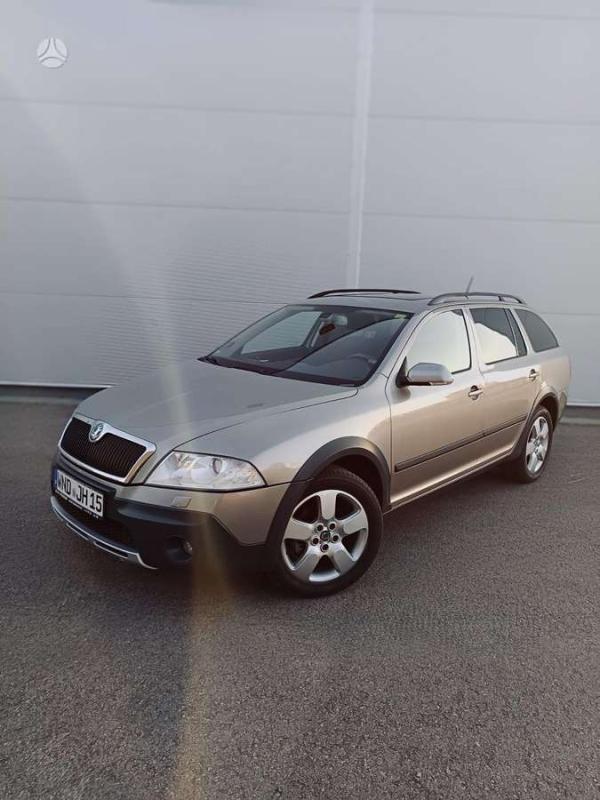 Brown Skoda Octavia Scout 2008 in Utena, with an engine capacity of 1.97 L and mileage of 303 thousand km for 3950 €, photo 3 on AUTOMOTO.COM.LV