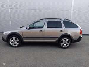 Brown Skoda Octavia Scout 2008 in Utena, with an engine capacity of 1.97 L and mileage of 303 thousand km for 3950 €, photo 6 on AUTOMOTO.COM.LV