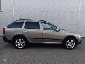 Brown Skoda Octavia Scout 2008 in Utena, with an engine capacity of 1.97 L and mileage of 303 thousand km for 3950 €, photo 7 on AUTOMOTO.COM.LV
