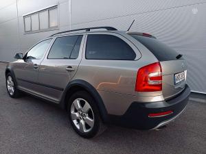 Brown Skoda Octavia Scout 2008 in Utena, with an engine capacity of 1.97 L and mileage of 303 thousand km for 3950 €, photo 11 on AUTOMOTO.COM.LV
