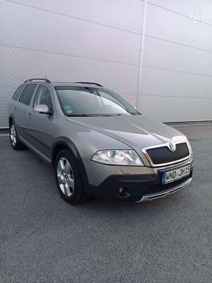 Brown Skoda Octavia Scout 2008 in Utena, with an engine capacity of 1.97 L and mileage of 303 thousand km for 3950 €, photo 14 on AUTOMOTO.COM.LV