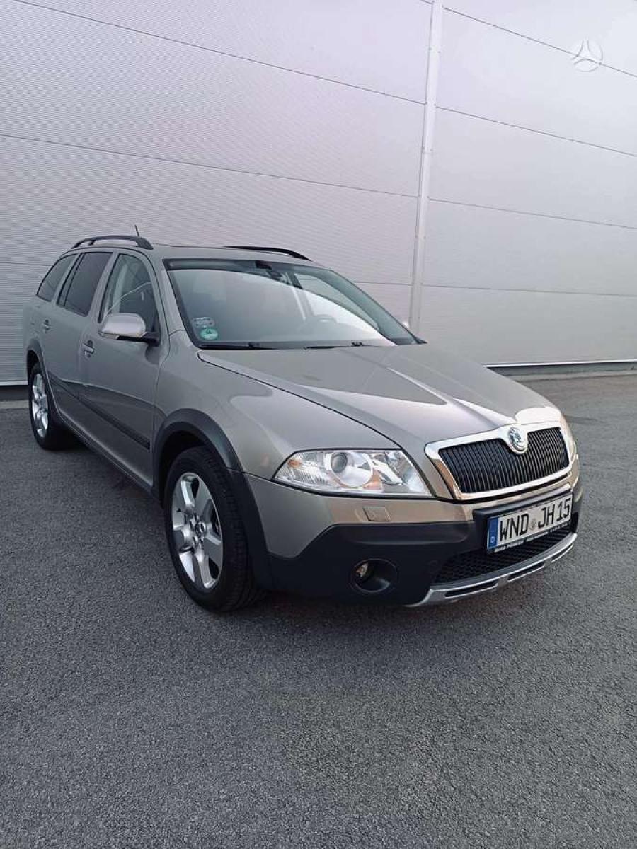 Brown Skoda Octavia Scout 2008 in Utena, with an engine capacity of 1.97 L and mileage of 303 thousand km for 3950 €, photo 14 on AUTOMOTO.COM.LV