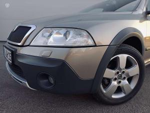 Brown Skoda Octavia Scout 2008 in Utena, with an engine capacity of 1.97 L and mileage of 303 thousand km for 3950 €, photo 20 on AUTOMOTO.COM.LV