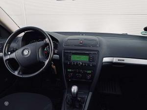 Brown Skoda Octavia Scout 2008 in Utena, with an engine capacity of 1.97 L and mileage of 303 thousand km for 3950 €, photo 40 on AUTOMOTO.COM.LV