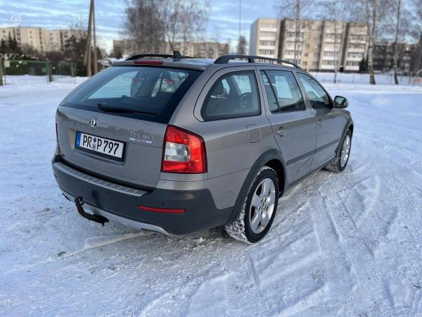 Brūns Skoda Octavia Scout 2009 Vilkaviškis, ar dzinēja tilpumu 2.00 L un nobraukumu 292 tūkst. km par 5700 €, foto 4 vietnē AUTOMOTO.COM.LV