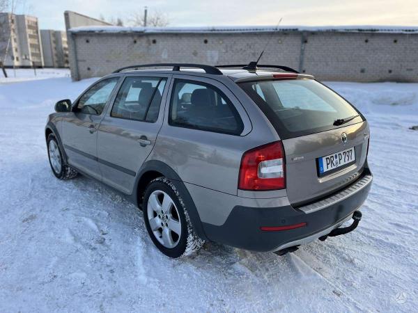 Brūns Skoda Octavia Scout 2009 Vilkaviškis, ar dzinēja tilpumu 2.00 L un nobraukumu 292 tūkst. km par 5700 €, foto 6 vietnē AUTOMOTO.COM.LV