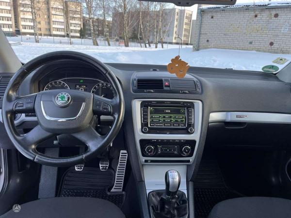 Brūns Skoda Octavia Scout 2009 Vilkaviškis, ar dzinēja tilpumu 2.00 L un nobraukumu 292 tūkst. km par 5700 €, foto 9 vietnē AUTOMOTO.COM.LV