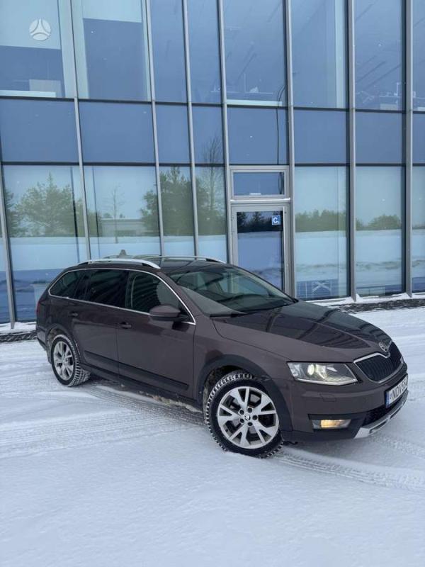 Brown Skoda Octavia Scout 2015 in Moletai, with an engine capacity of 2.00 L and mileage of 290 thousand km for 7100 €, photo 1 on AUTOMOTO.COM.LV