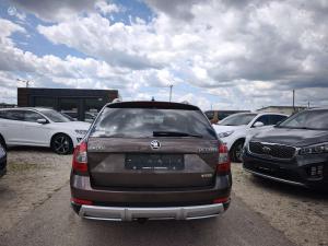 Brūns Skoda Octavia Scout 2015 Viļņa, ar dzinēja tilpumu 2.00 L un nobraukumu 256 tūkst. km par 9650 €, foto 6 vietnē AUTOMOTO.COM.LV