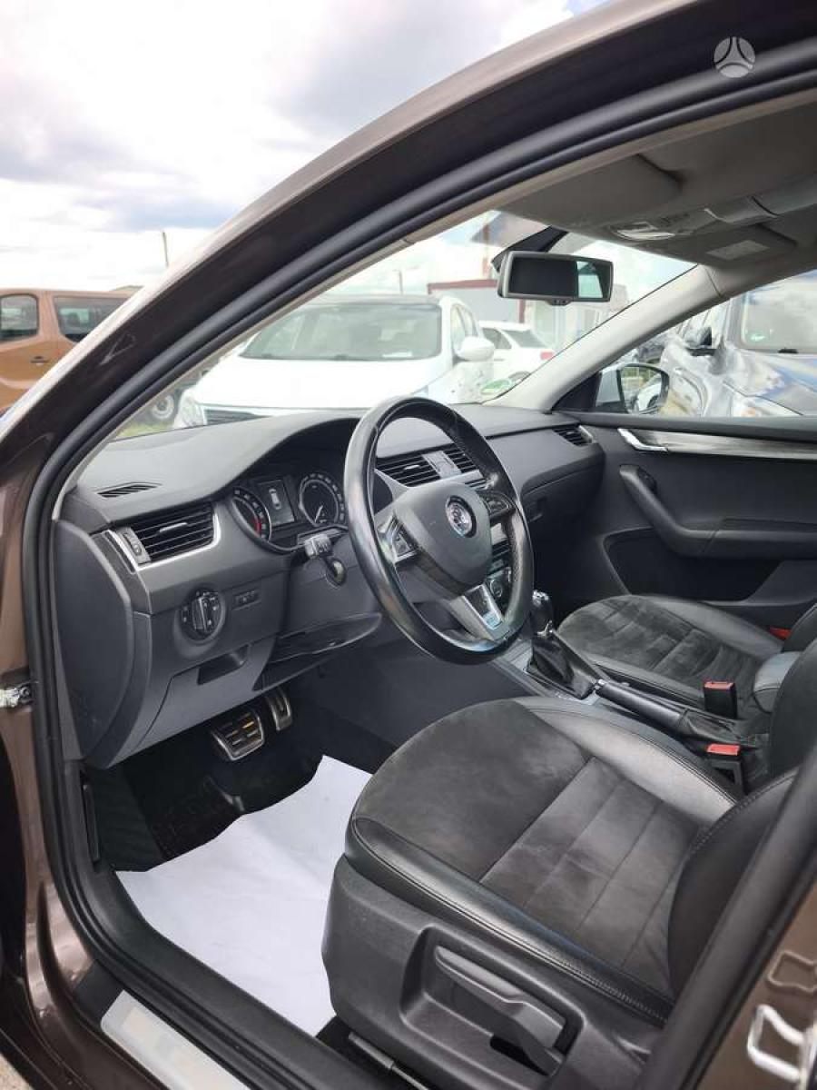 Brūns Skoda Octavia Scout 2015 Viļņa, ar dzinēja tilpumu 2.00 L un nobraukumu 256 tūkst. km par 9650 €, foto 18 vietnē AUTOMOTO.COM.LV