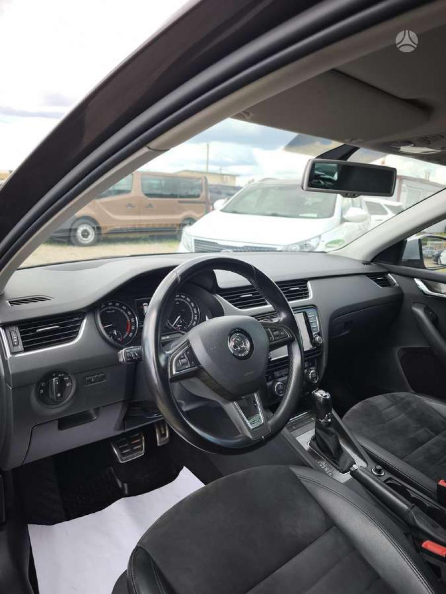 Brūns Skoda Octavia Scout 2015 Viļņa, ar dzinēja tilpumu 2.00 L un nobraukumu 256 tūkst. km par 9650 €, foto 20 vietnē AUTOMOTO.COM.LV