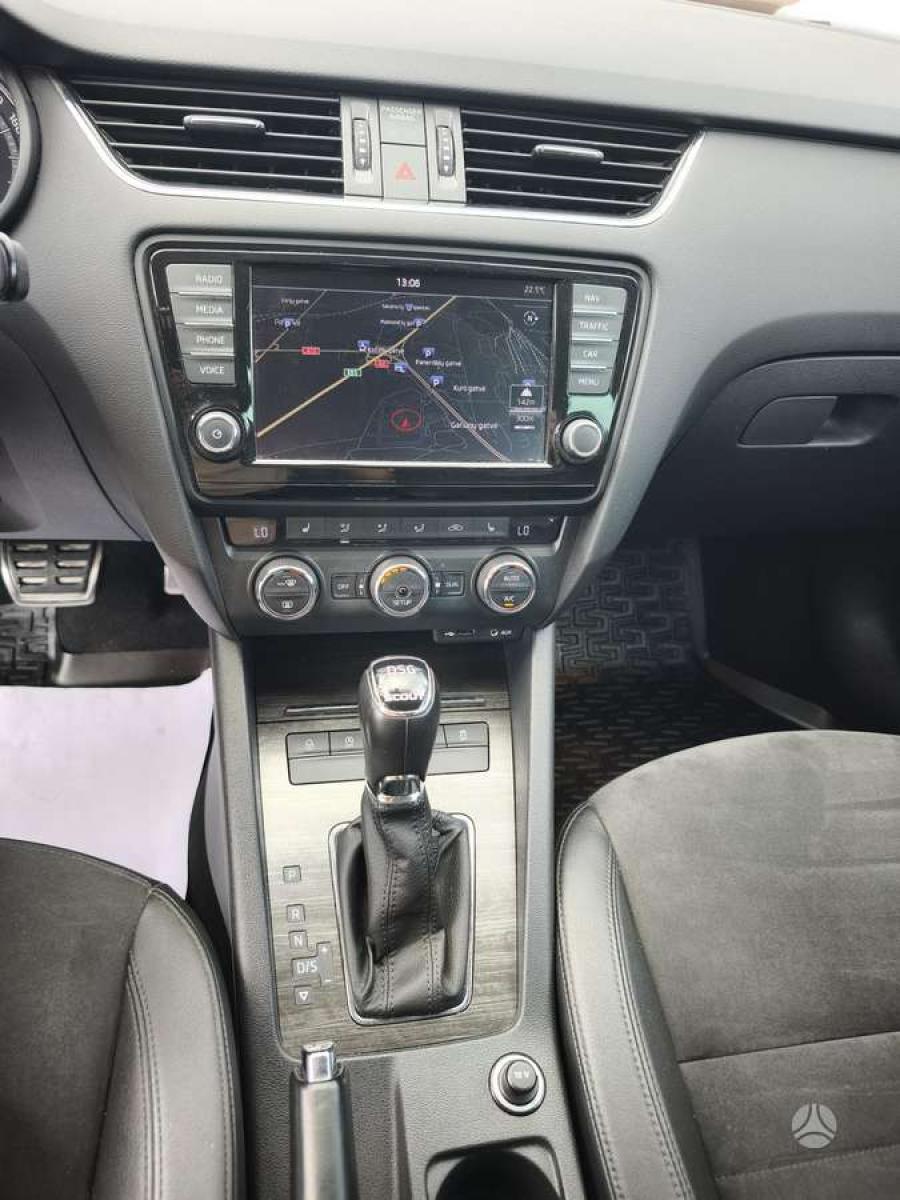 Brūns Skoda Octavia Scout 2015 Viļņa, ar dzinēja tilpumu 2.00 L un nobraukumu 256 tūkst. km par 9650 €, foto 21 vietnē AUTOMOTO.COM.LV