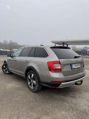 Brūns Skoda Octavia Scout 2016 Kauņa, ar dzinēja tilpumu 2.00 L un nobraukumu 270 tūkst. km par 8800 €, foto 4 vietnē AUTOMOTO.COM.LV