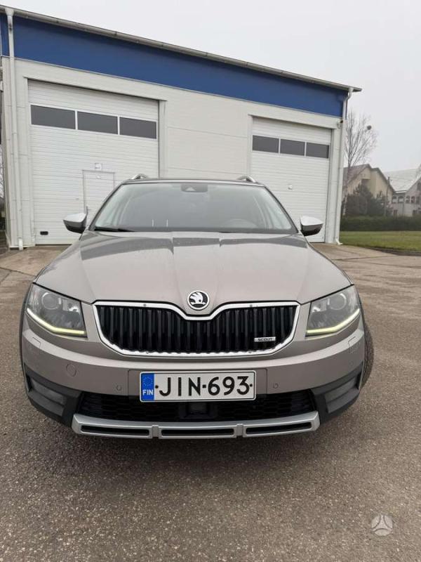 Brown Skoda Octavia Scout 2016 in Kaunas, with an engine capacity of 2.00 L and mileage of 270 thousand km for 8800 €, photo 6 on AUTOMOTO.COM.LV