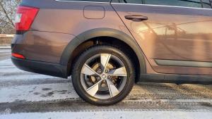 Brown Skoda Octavia Scout 2016 in Vilnius, with an engine capacity of 1.98 L and mileage of 250 thousand km for 9000 €, photo 6 on AUTOMOTO.COM.LV