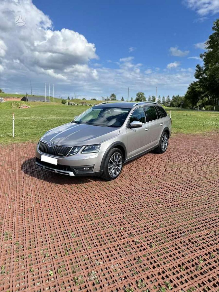 Brown Skoda Octavia Scout 2018 in Kaunas, with an engine capacity of 2.00 L and mileage of 172 thousand km for 13999 €, photo 1 on AUTOMOTO.COM.LV