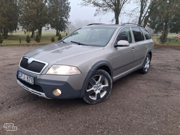 Green Skoda Octavia Scout 2007 in Vilnius, with an engine capacity of 2.00 L and mileage of 459 thousand km for 1900 €, photo 1 on AUTOMOTO.COM.LV