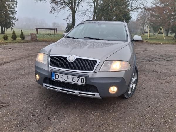 Green Skoda Octavia Scout 2007 in Vilnius, with an engine capacity of 2.00 L and mileage of 459 thousand km for 1900 €, photo 2 on AUTOMOTO.COM.LV