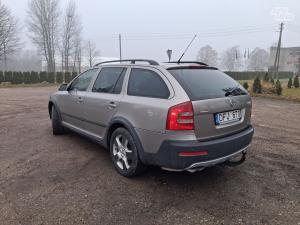 Zaļš Skoda Octavia Scout 2007 Viļņa, ar dzinēja tilpumu 2.00 L un nobraukumu 459 tūkst. km par 1900 €, foto 5 vietnē AUTOMOTO.COM.LV