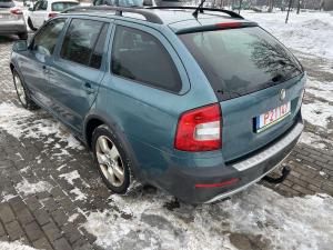 Green Skoda Octavia Scout 2008 in Kaunas, with an engine capacity of 2.00 L and mileage of 336 thousand km for 3200 €, photo 4 on AUTOMOTO.COM.LV