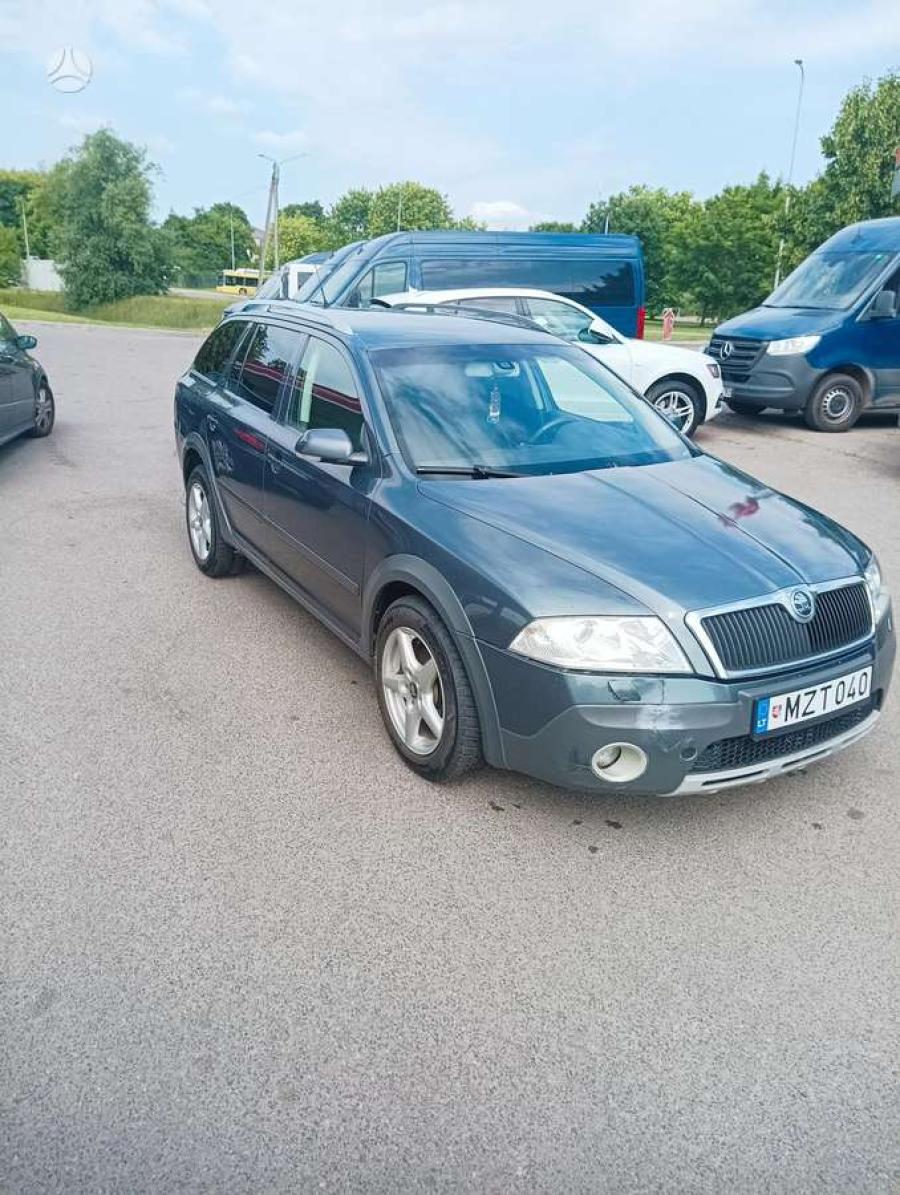 Pelēks Skoda Octavia Scout 2007 Viļņa, ar dzinēja tilpumu 2.00 L un nobraukumu 380 tūkst. km par 2150 €, foto 3 vietnē AUTOMOTO.COM.LV
